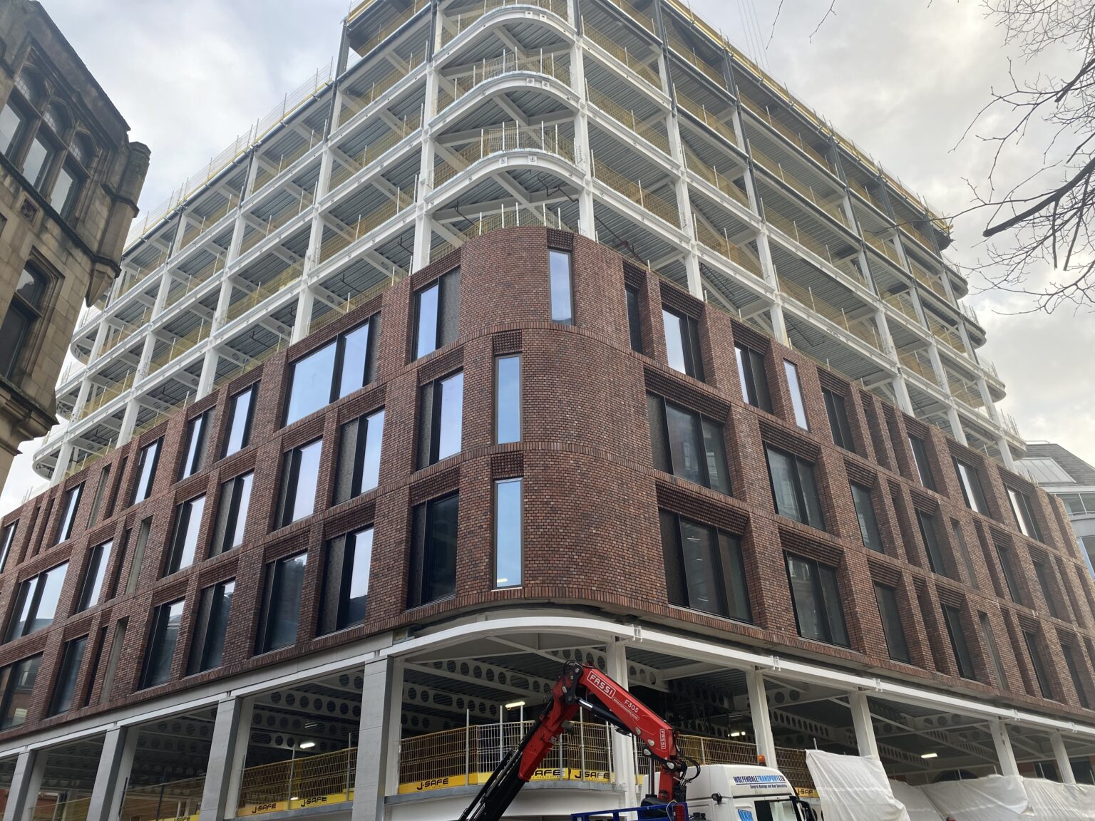 Specifying curved curtain walling: The Island Manchester - Acorn Aluminium